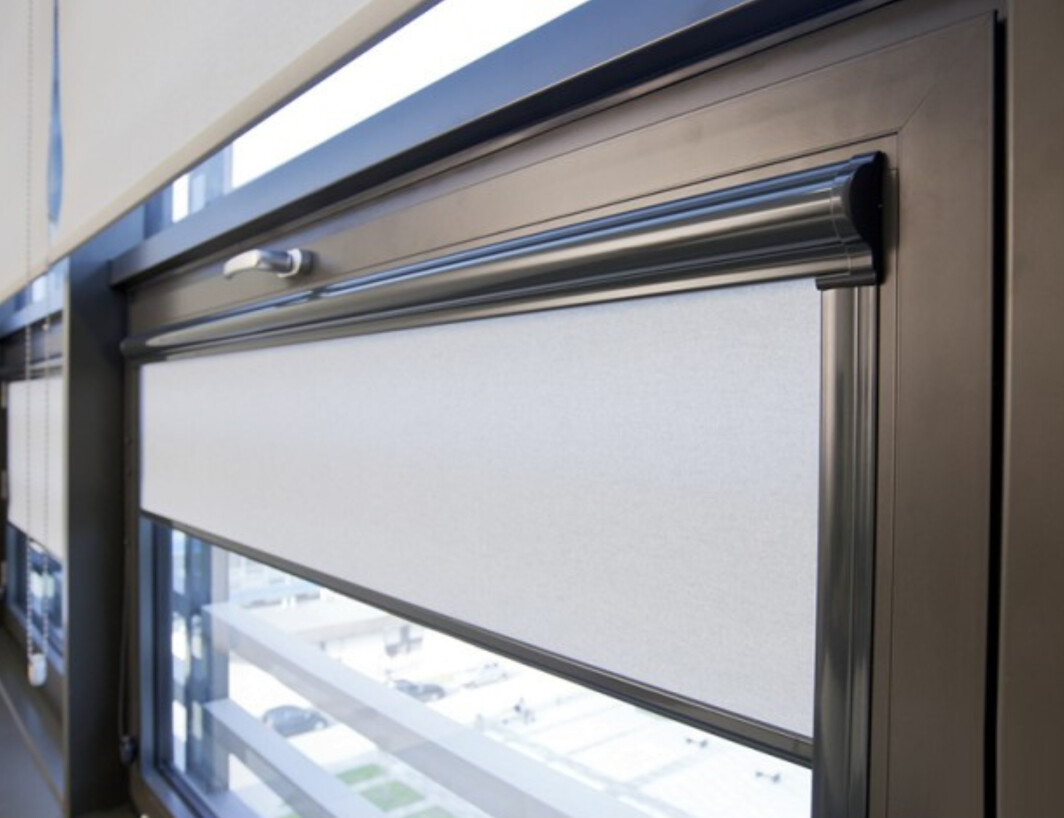 Estores Enrollables c/ Cajon y Guias Laterales